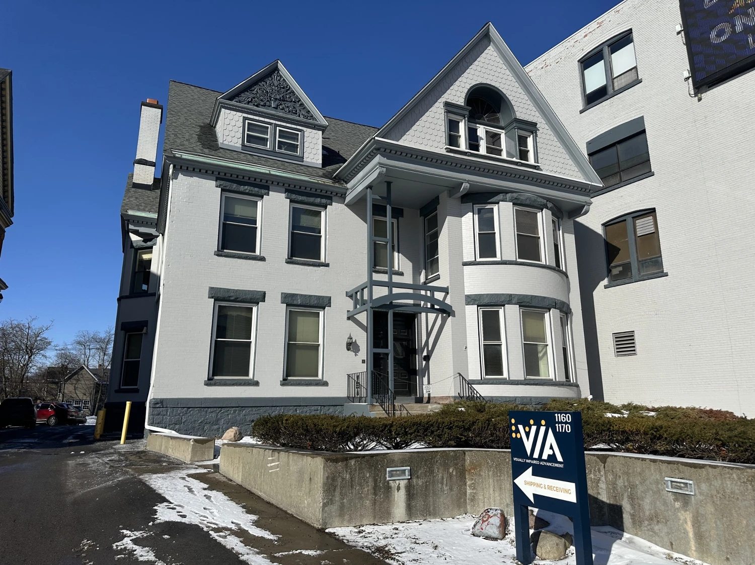 1160 Main St - 8700 +/- SF Office Building | Apex Commercial Exchange