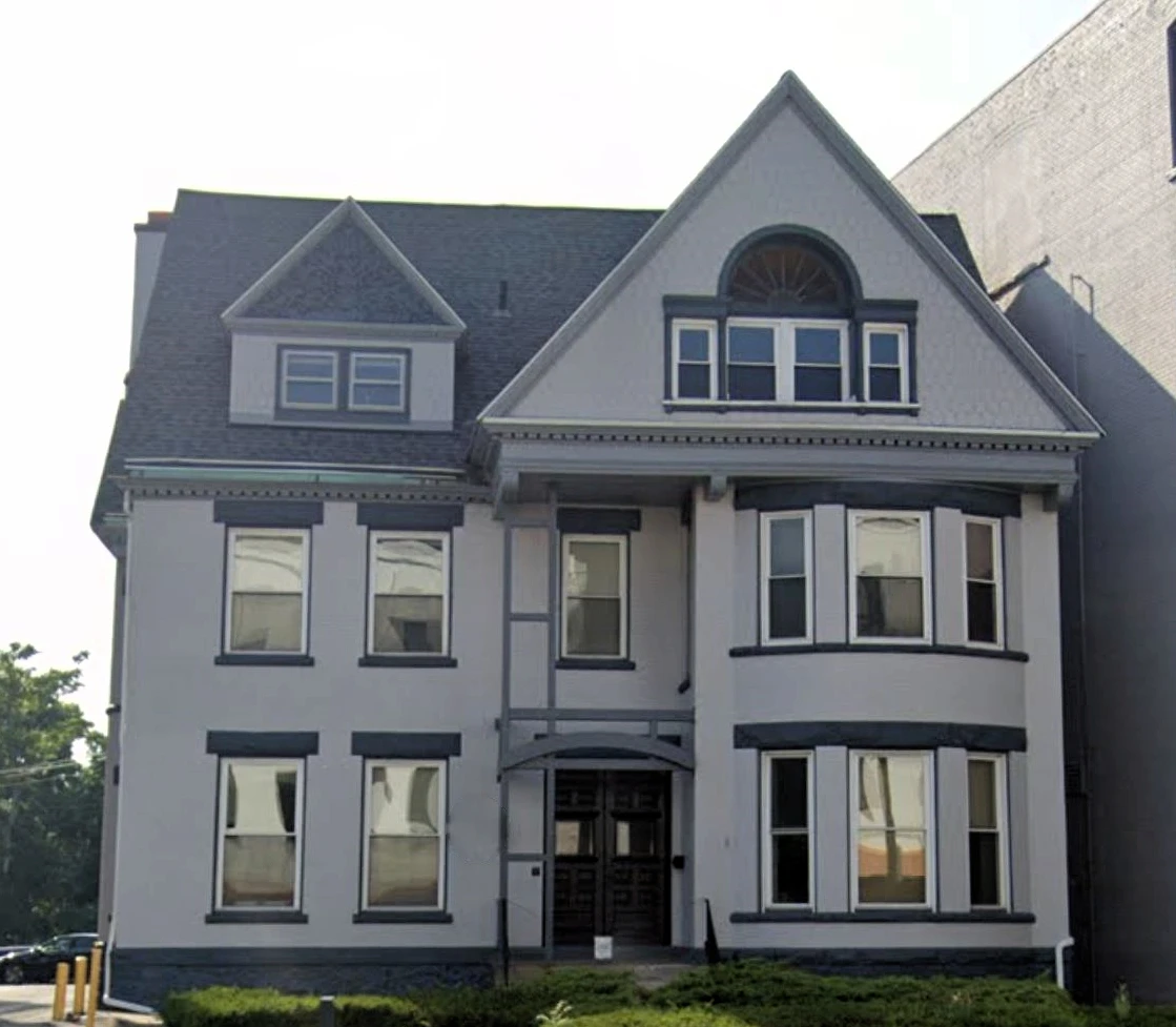 1160 Main St - 8700 +/- SF Office Building | Apex Commercial Exchange