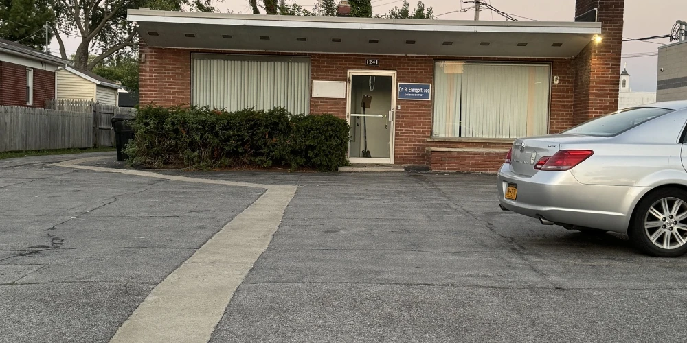 2,945+/- SF Free Standing Building | Apex Commercial Exchange